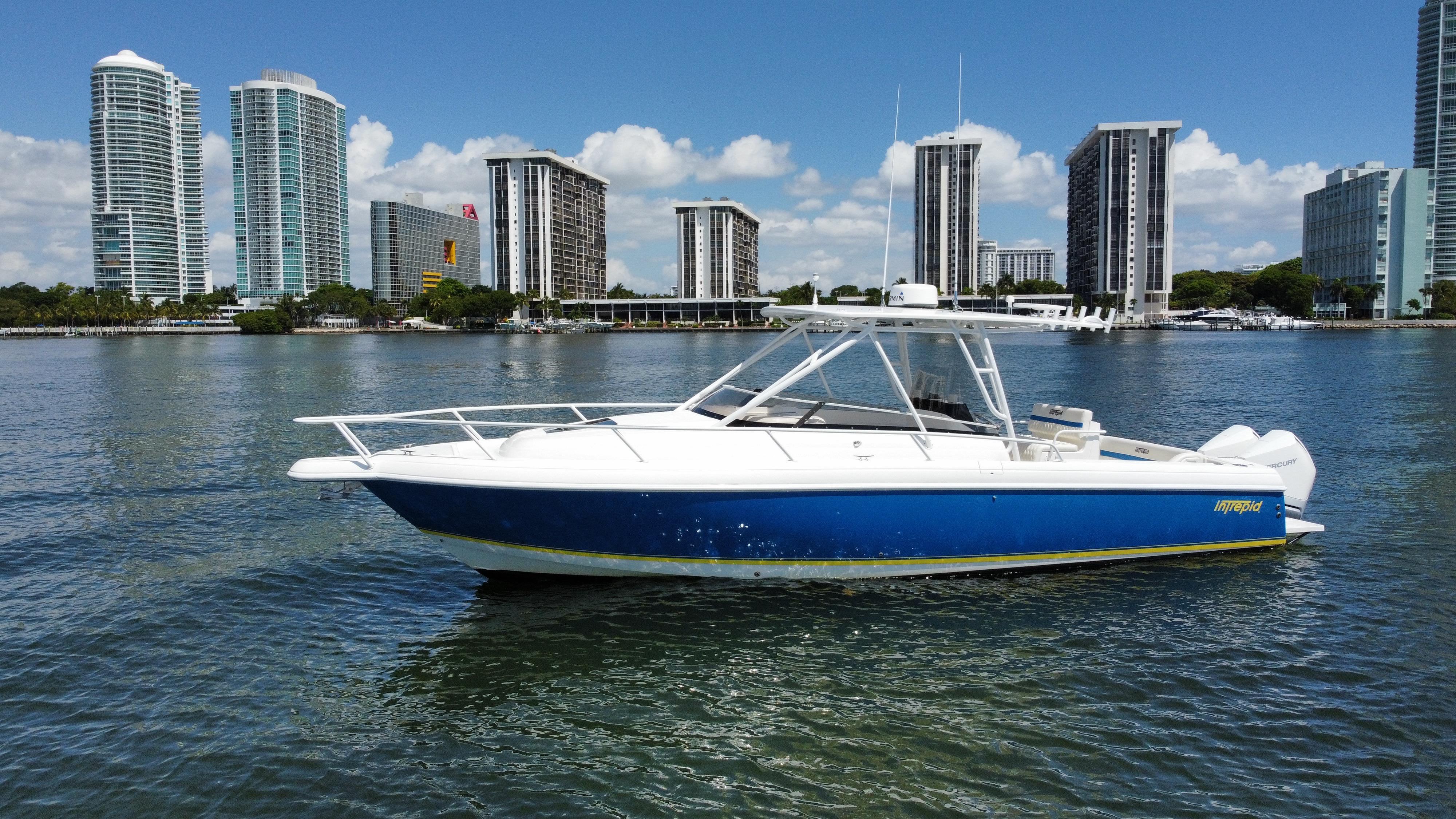 Intrepid 310 Walkaround 31'