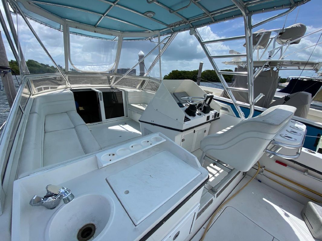 Contender Express Side Console 35'