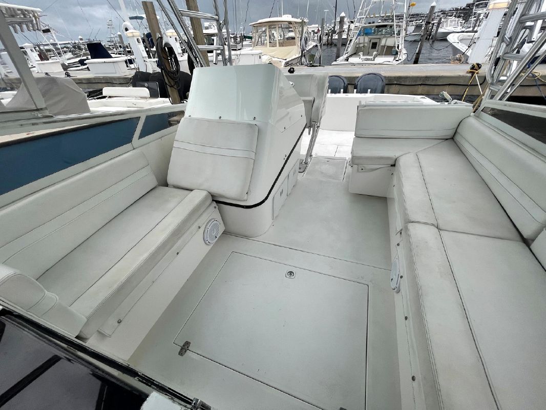 Contender Express Side Console 35'