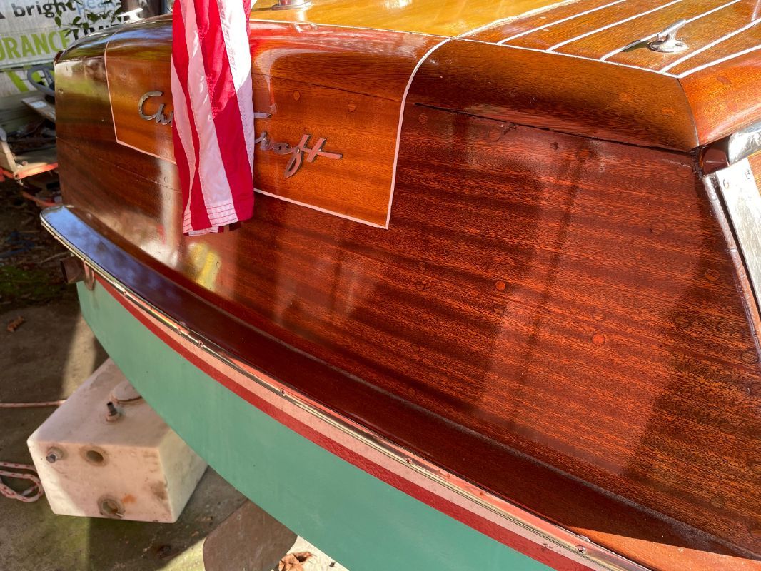 Chris-Craft Riviera 16'