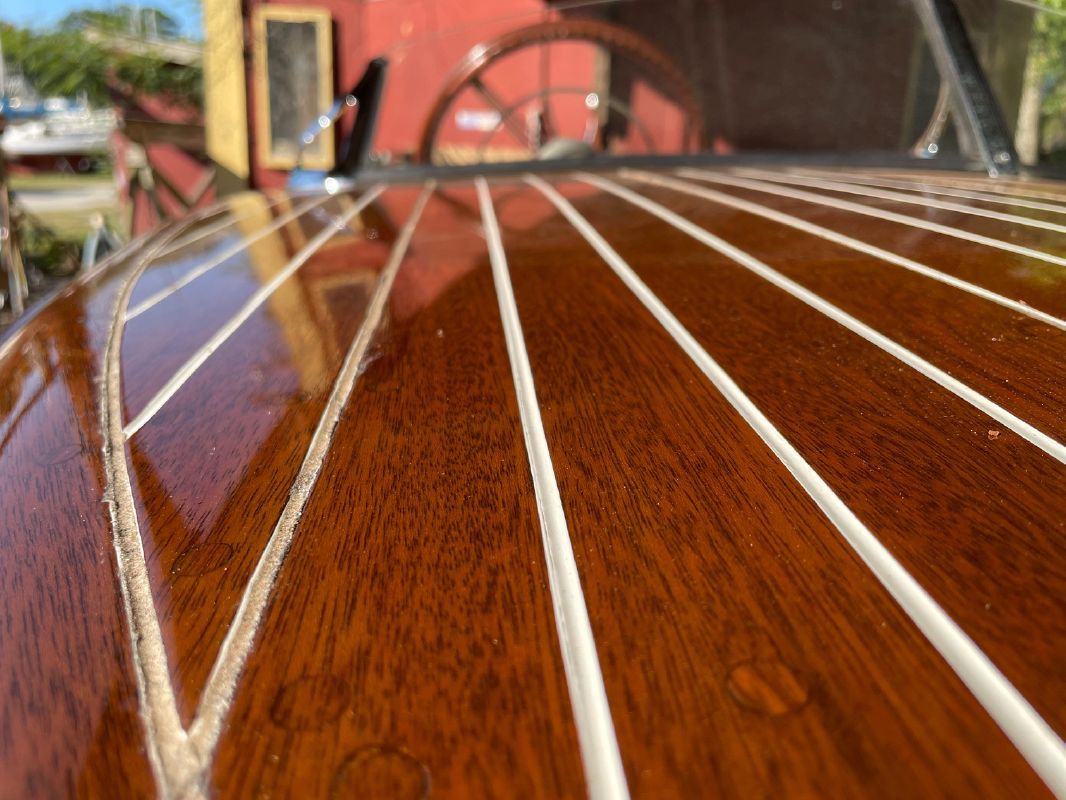 Chris-Craft Riviera 16'